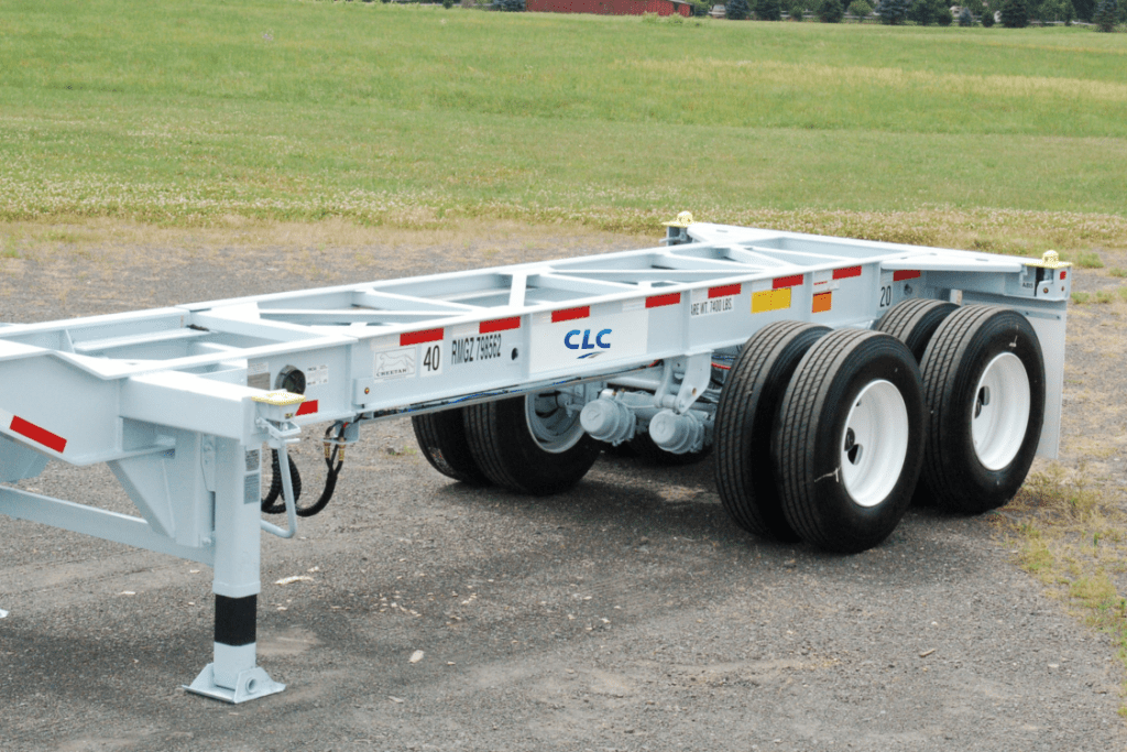 Dependable Bridgemaster Tri-Axle Chassis for Lease in Hinesville, GA